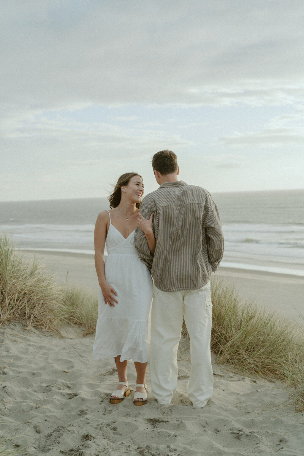 Sawyer & Travis' Oregon Coast Engagement Session in Pacific City ...
