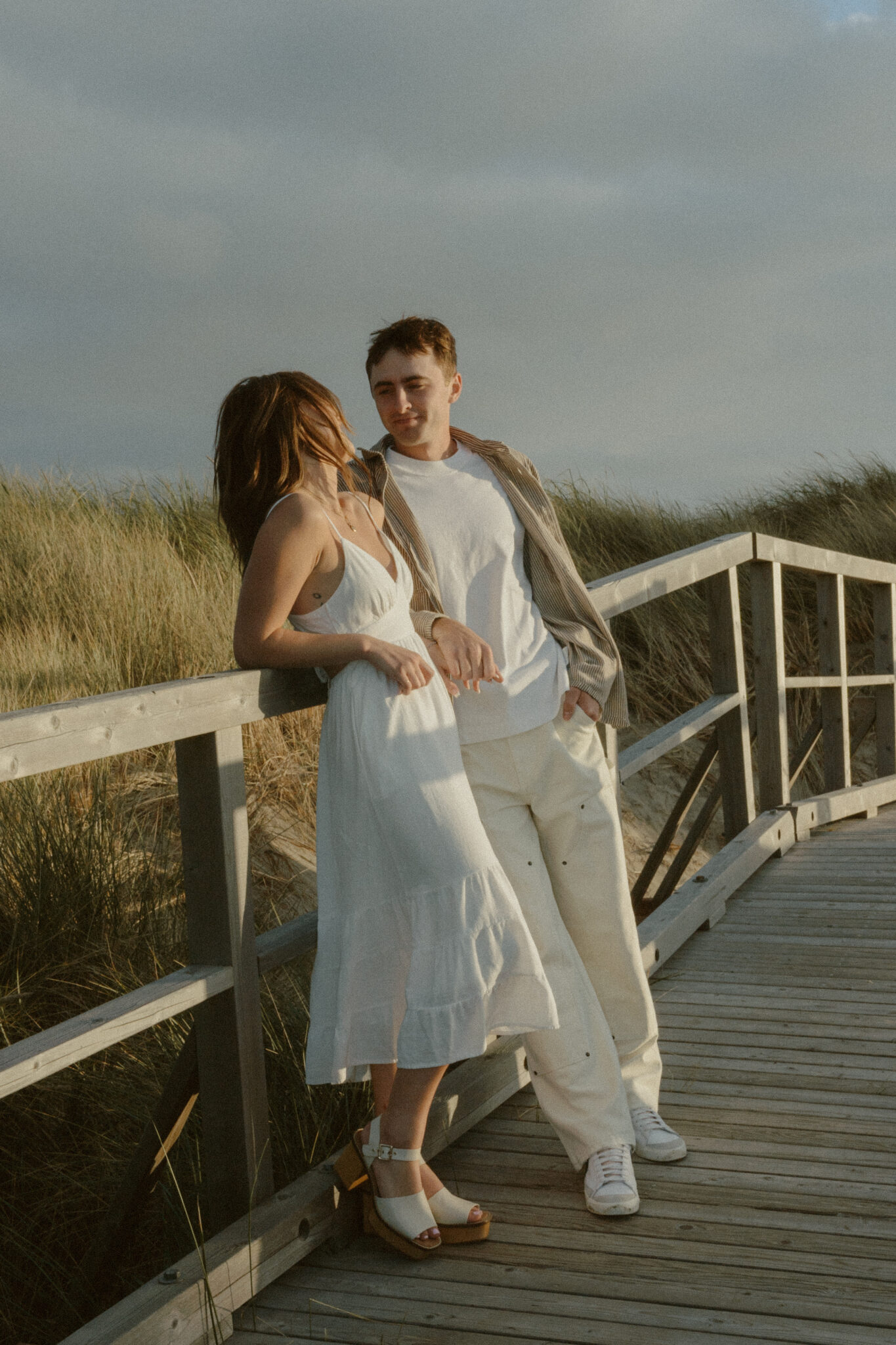 Sawyer & Travis' Oregon Coast Engagement Session in Pacific City ...